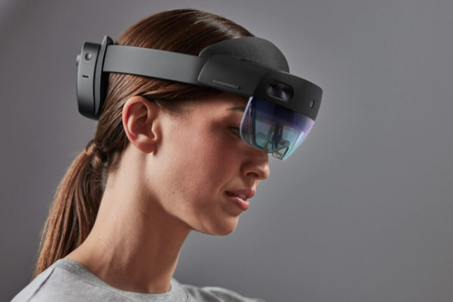 Here's where to buy a HoloLens 2 device from