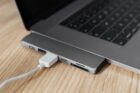 DisplayPort to VGA Adapter not working / no signal [Fixed]