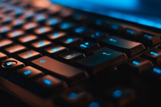 Logitech Keyboard Not Lighting Up: 3 Tested Fixes