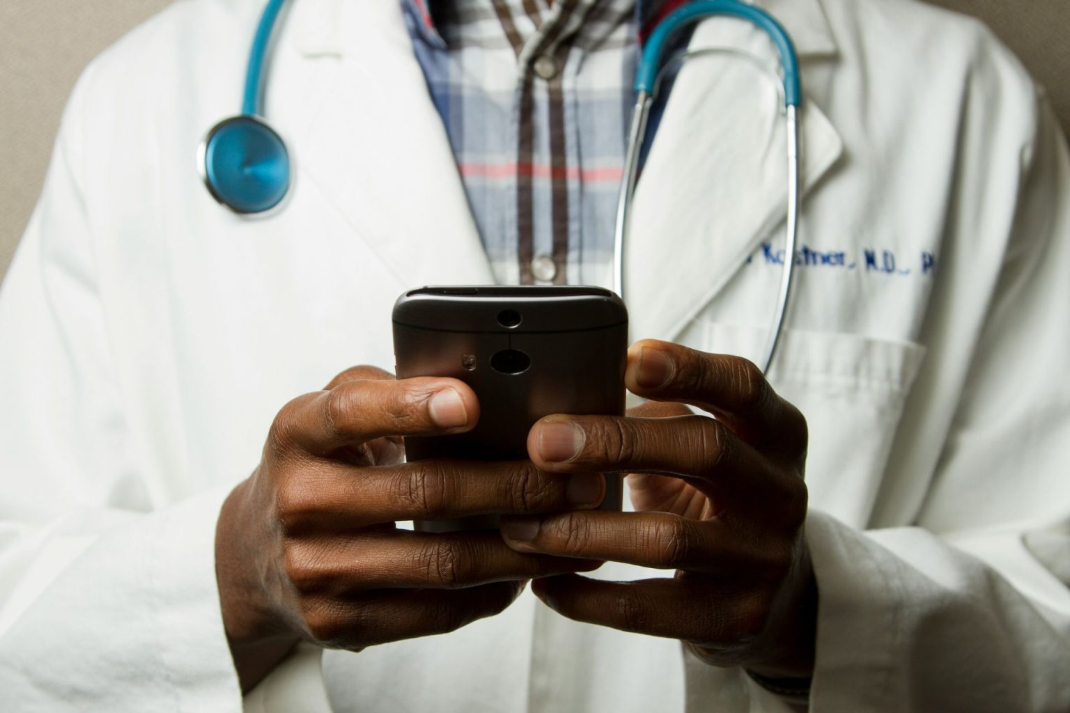 Healthcare organizations can now build their own Copilot experiences ...