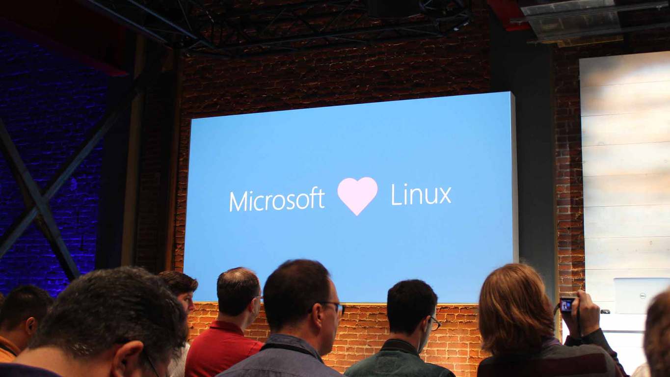 Watch Microsoft show off the Linux command line on Windows 10 (video)