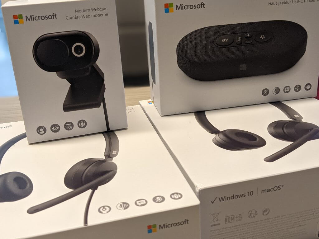 Microsoft Modern Accessories Review: A nice conference collection on-the-go