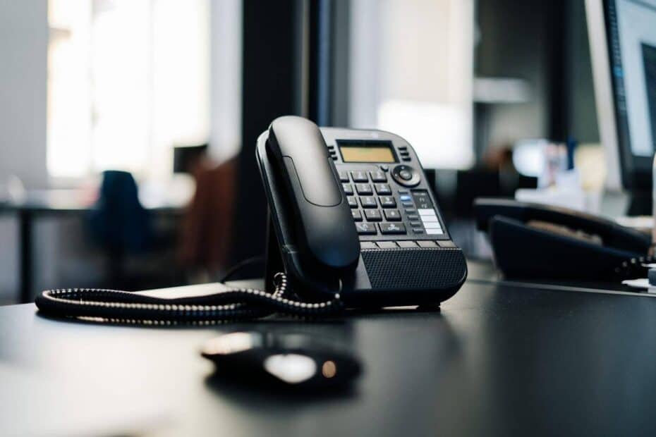 Traditional Phone Systems Replacement in 2026 Business